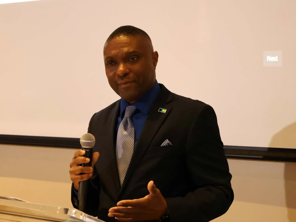 Minister Moxey Praises New Healthcare Push in Grand Bahama