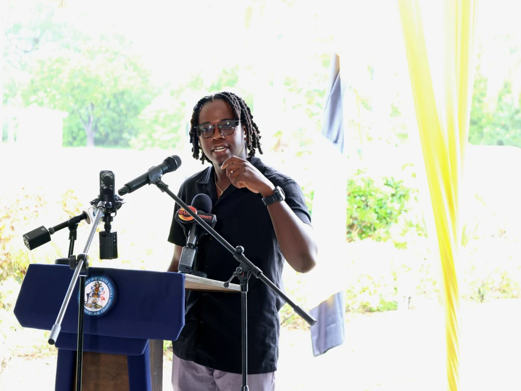 Grand Bahama Hosts Flag Raising for 52nd Independence