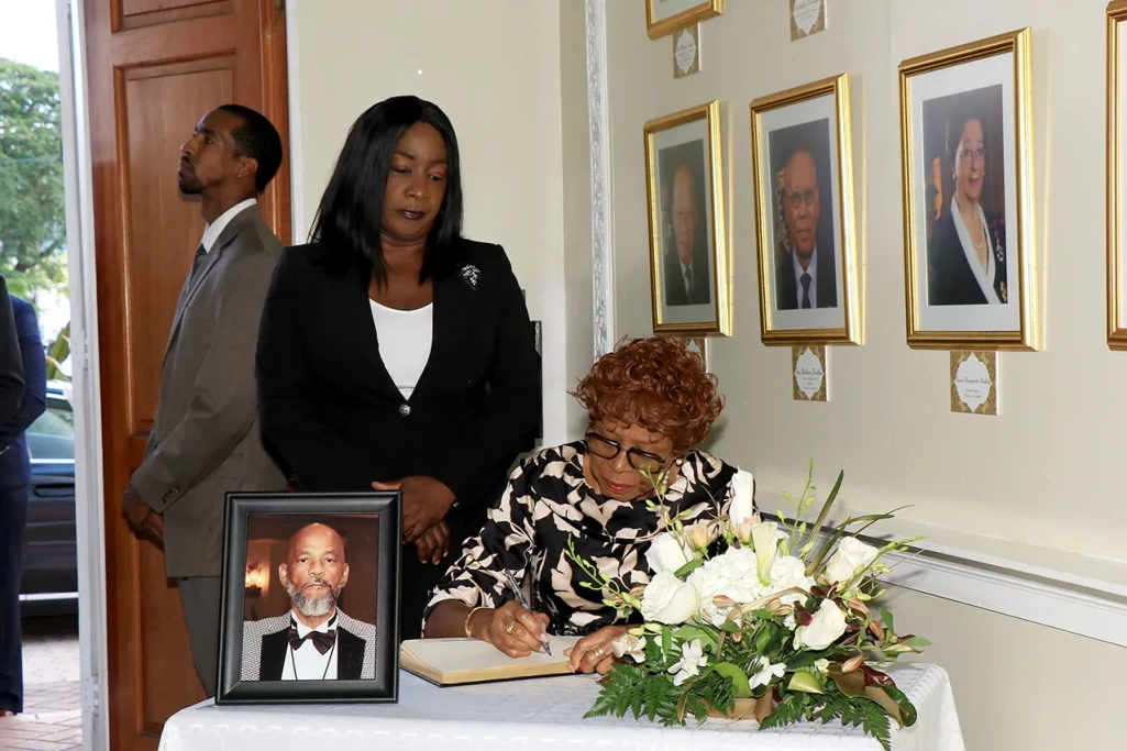 The Governor General pays respects to the late Rodney Moncur