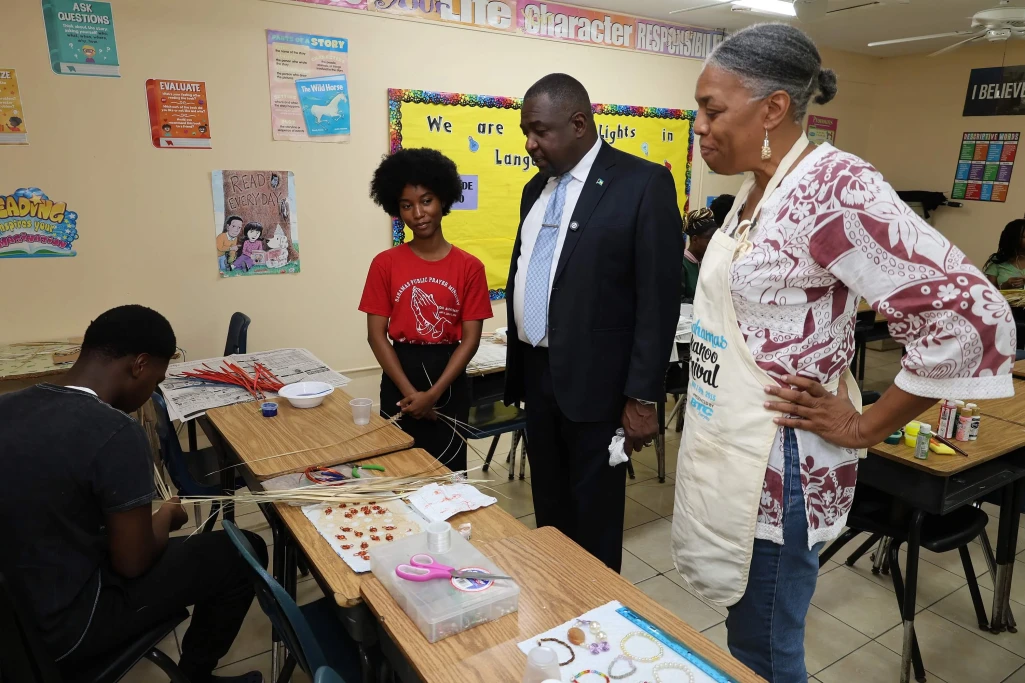 Minister Bowleg Encourages Straw Craft and Fashion Participa