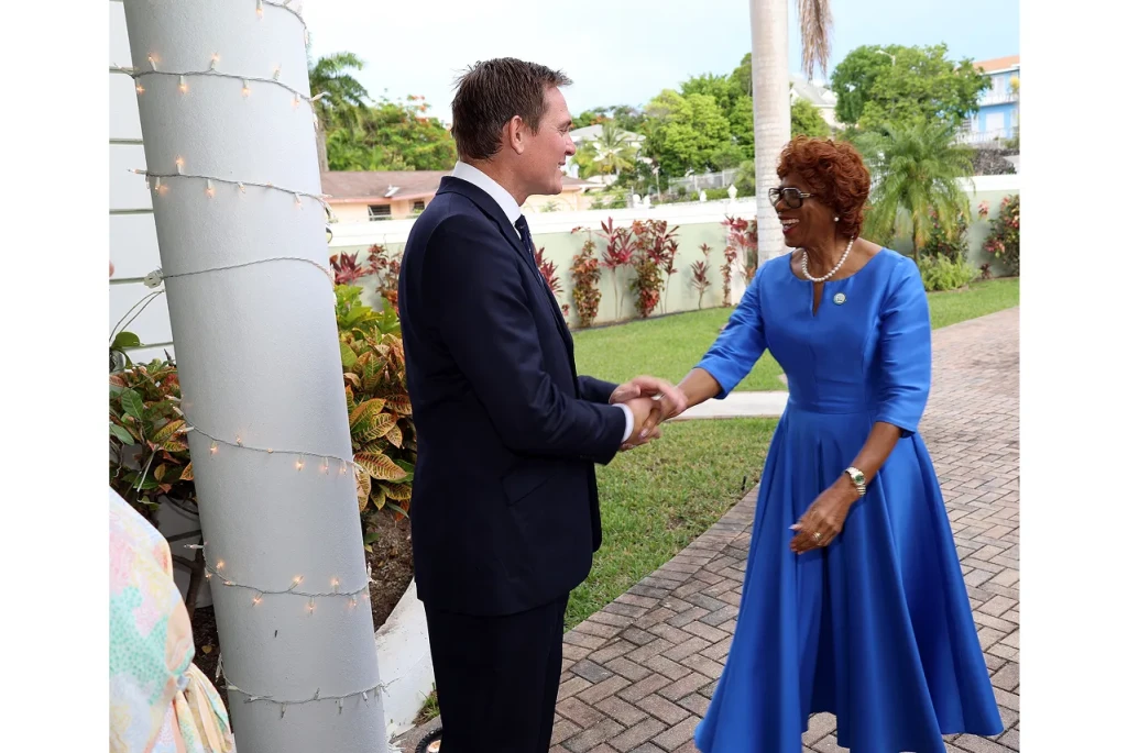 Governor General Attends Farewell for UK High Commissioner