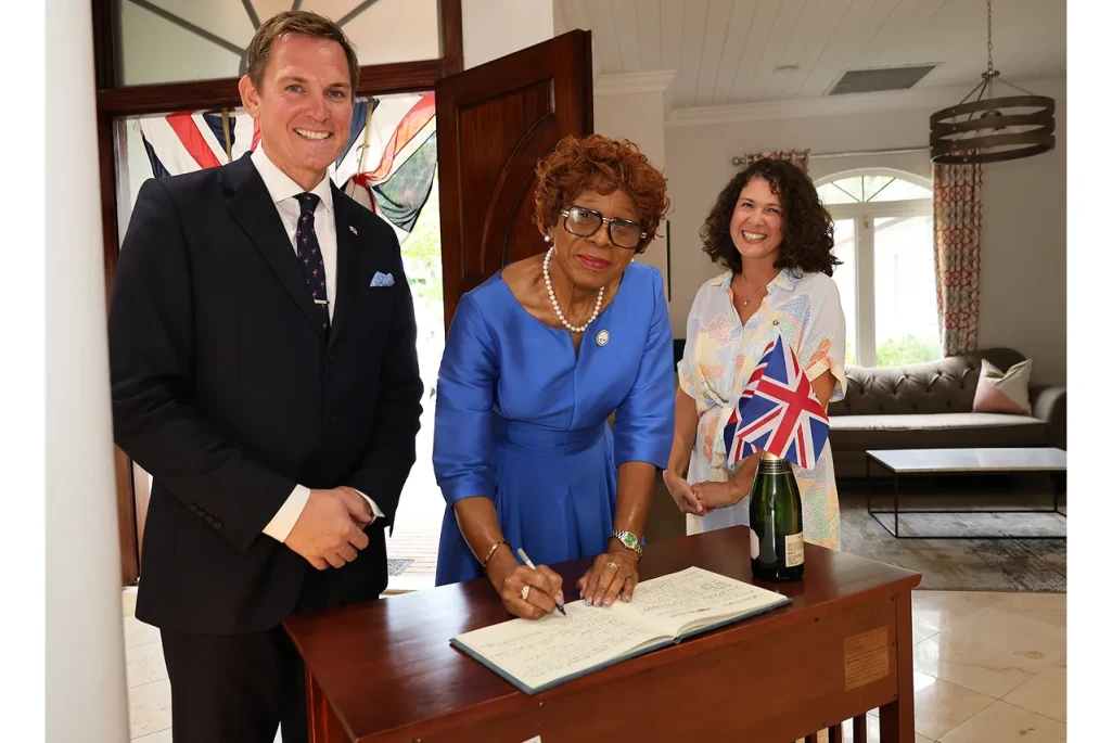 Governor General Attends Farewell for UK High Commissioner