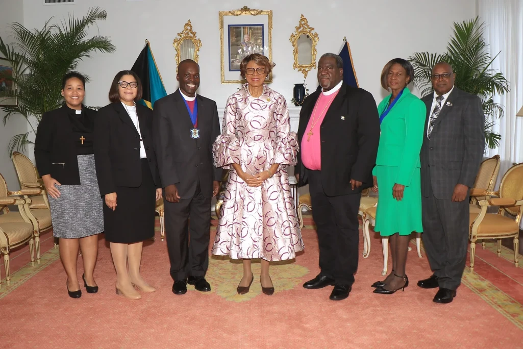 The Governor General greets history-making Methodist communi