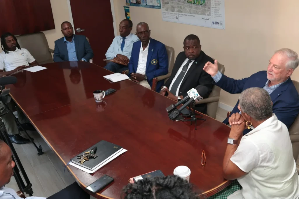 Minister Bowleg Meets with R&A Golf Representative
