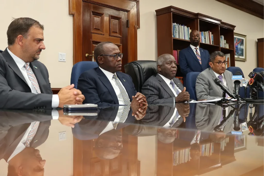 PM Davis: Long Island Airport Runway Contract Signing signal