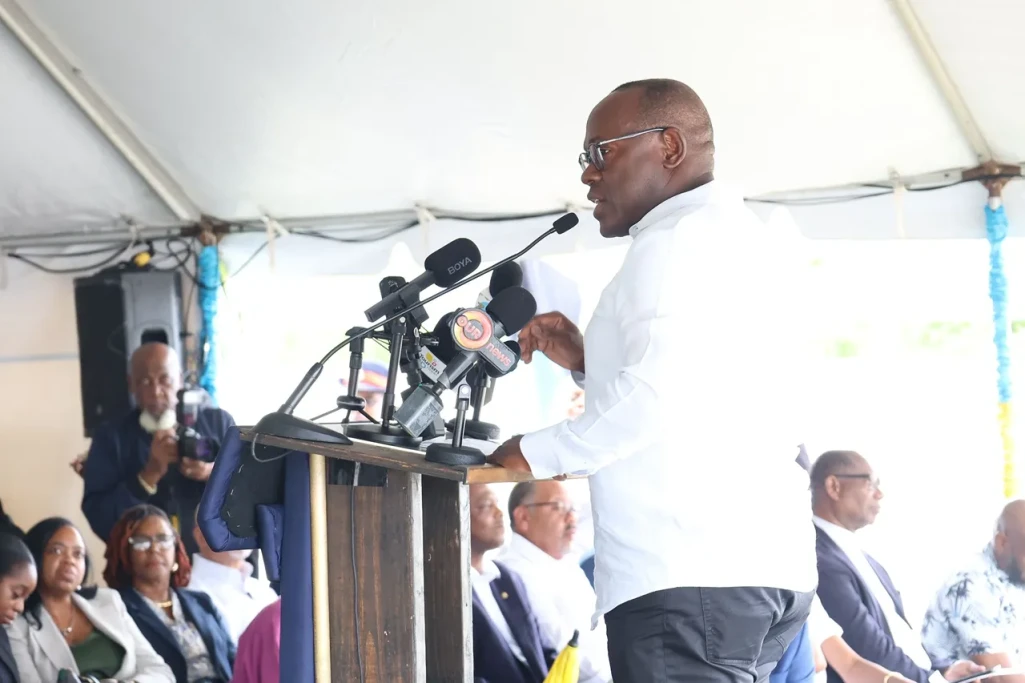 Grand Bahama Unveils Icon Sign Symbolizing Island Spirit