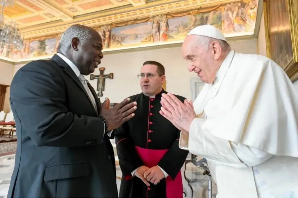 PM Davis Pays Tribute to Pope Francis After His Passing
